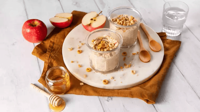 OVERNIGHT OAT POMME CANNELLE ET CEREALES CHEERIOS® MIEL