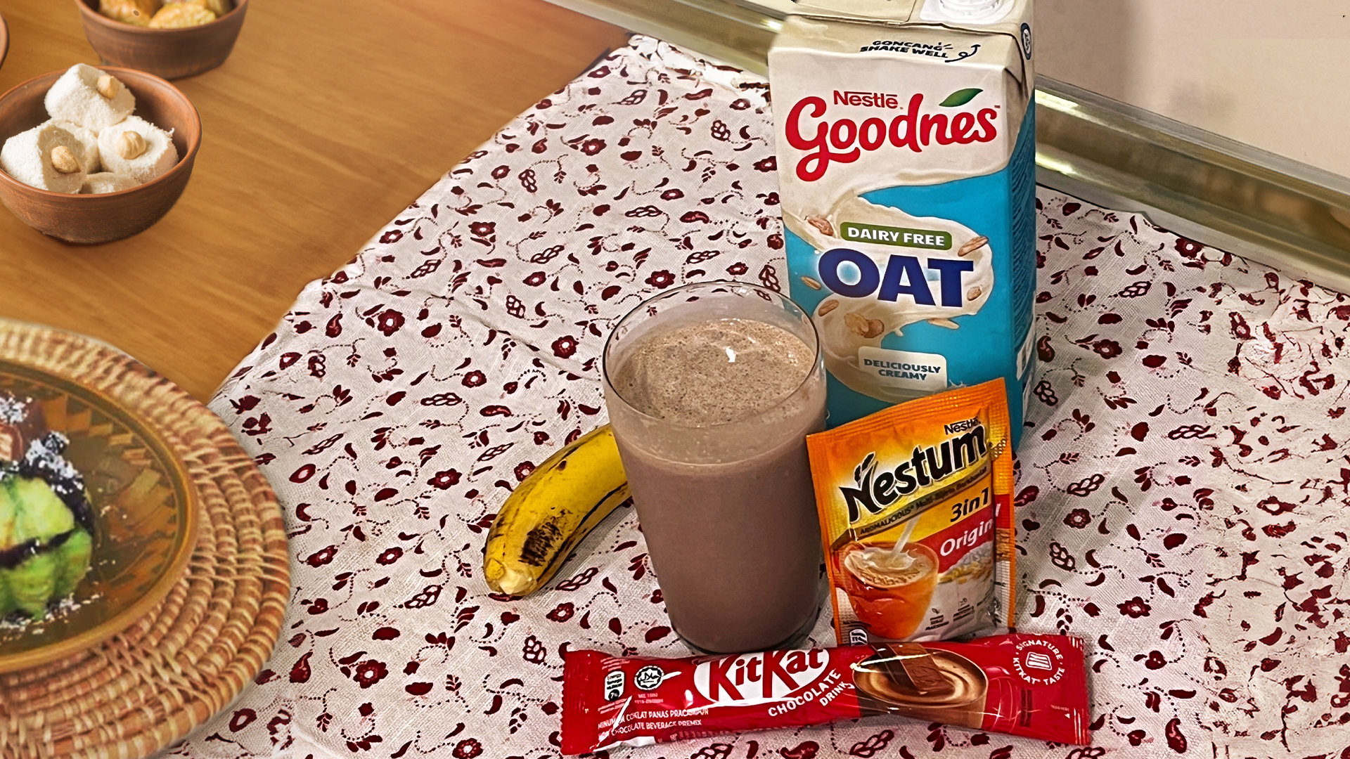 1b18398a736f4ad38703b98e09a2432c_16-9_kitkat_nestum_banana_smoothie.jpg