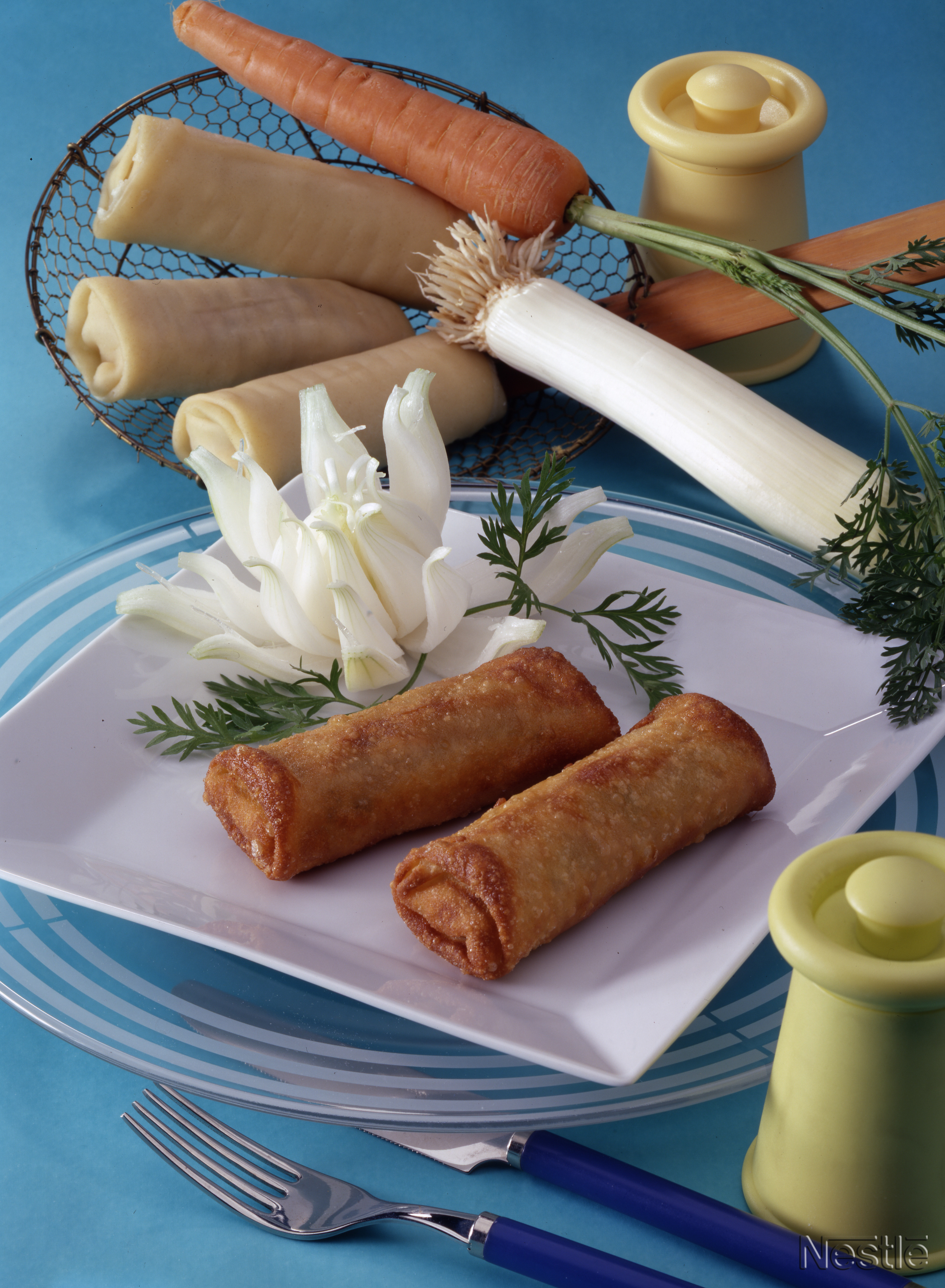 Rollitos chinos con calamares, gambas y verduras | Nestlé Cocina