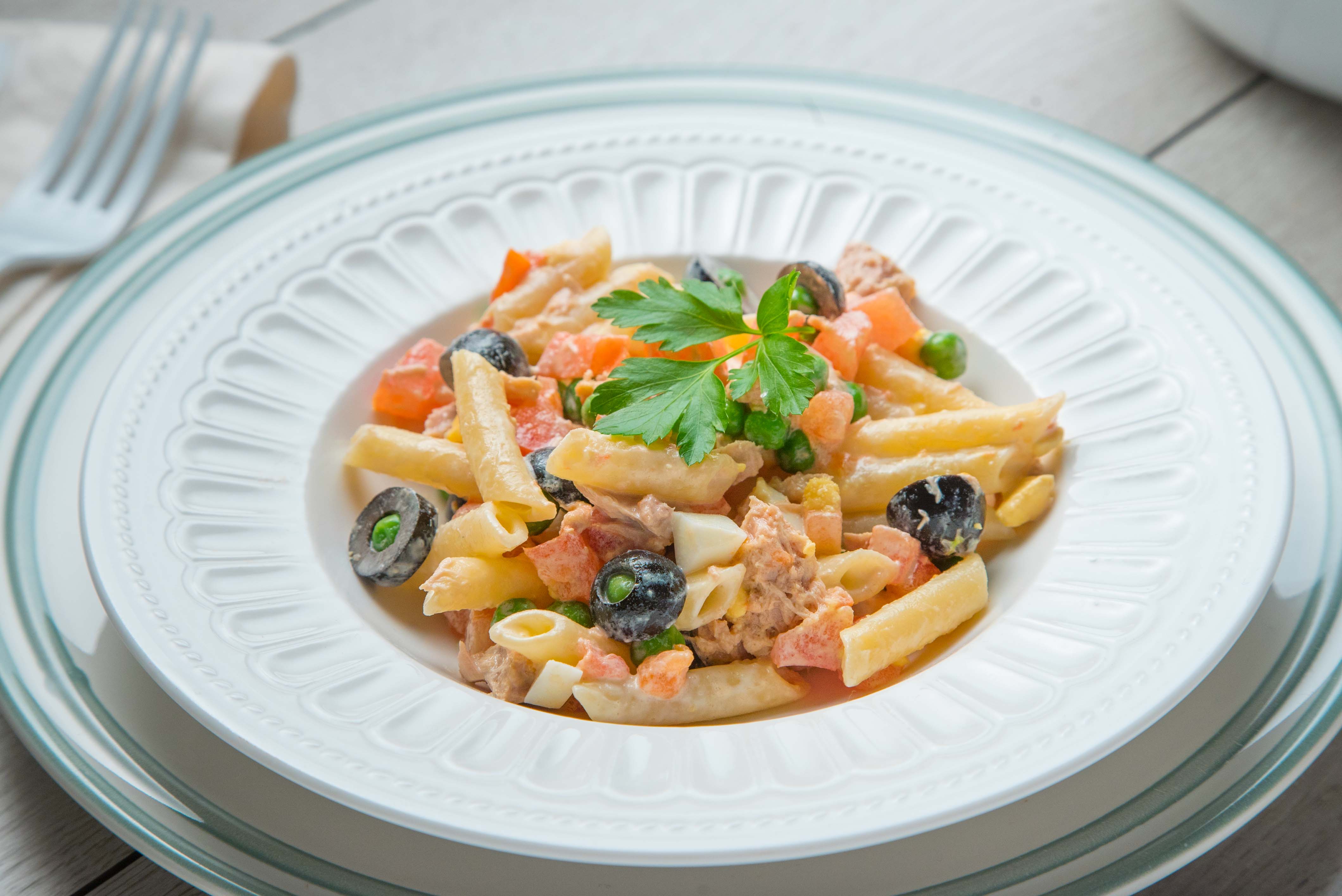 Pasta con atún y tomate sabrosa | Nestlé Cocina