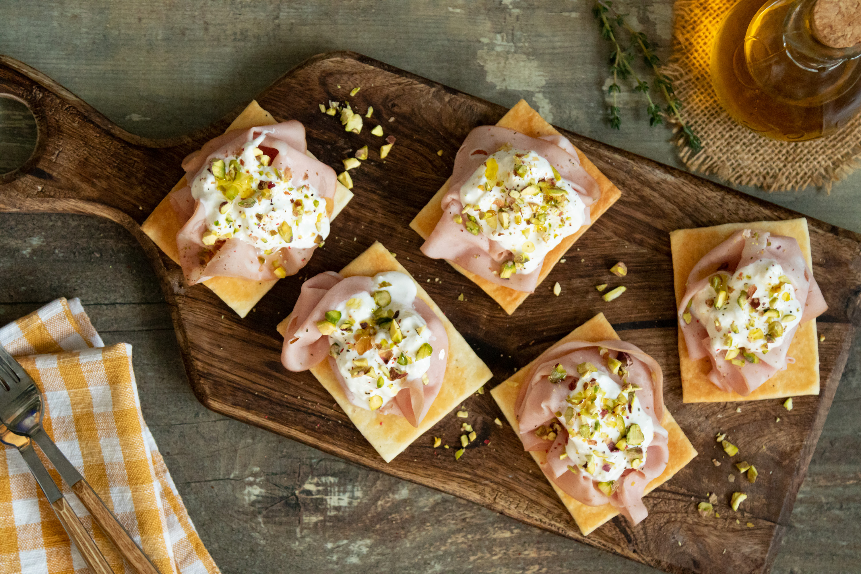 Galletas De Mortadela Y Queso