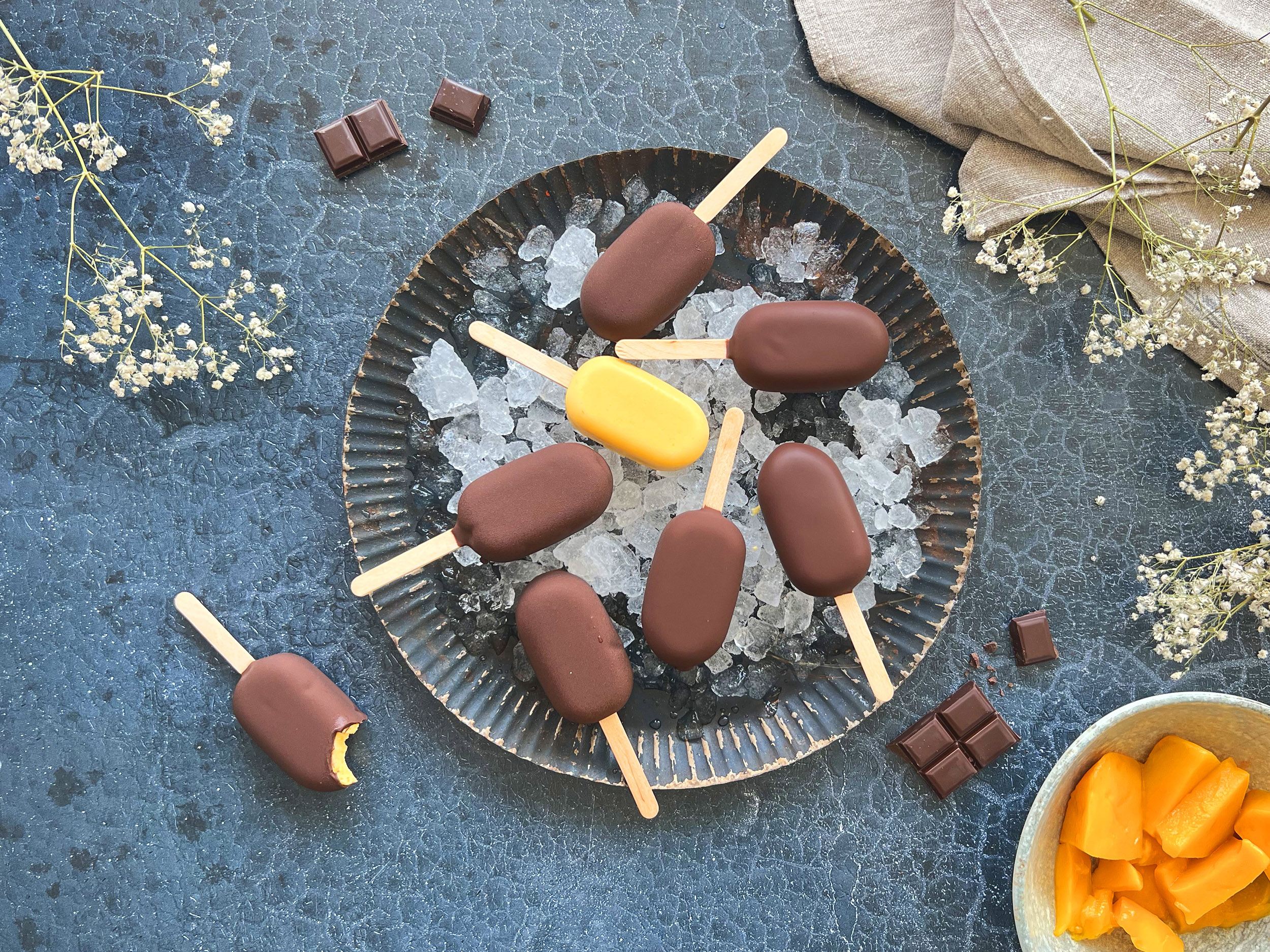 Mini helados de mango y chocolate negro 70% | Nestlé Cocina