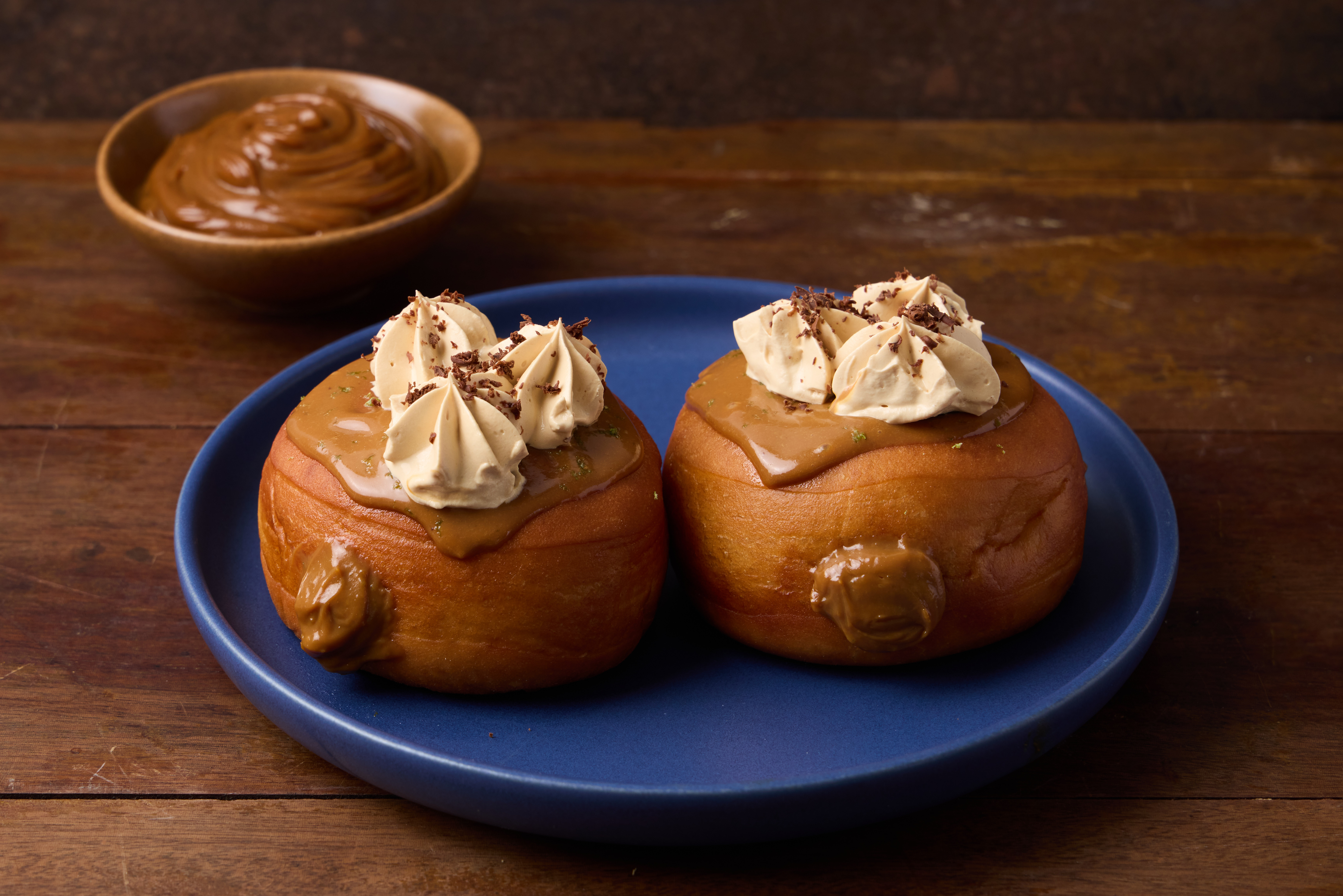 Bombitas rellenas de crema cítrica de Manjar | Recetas Nestlé